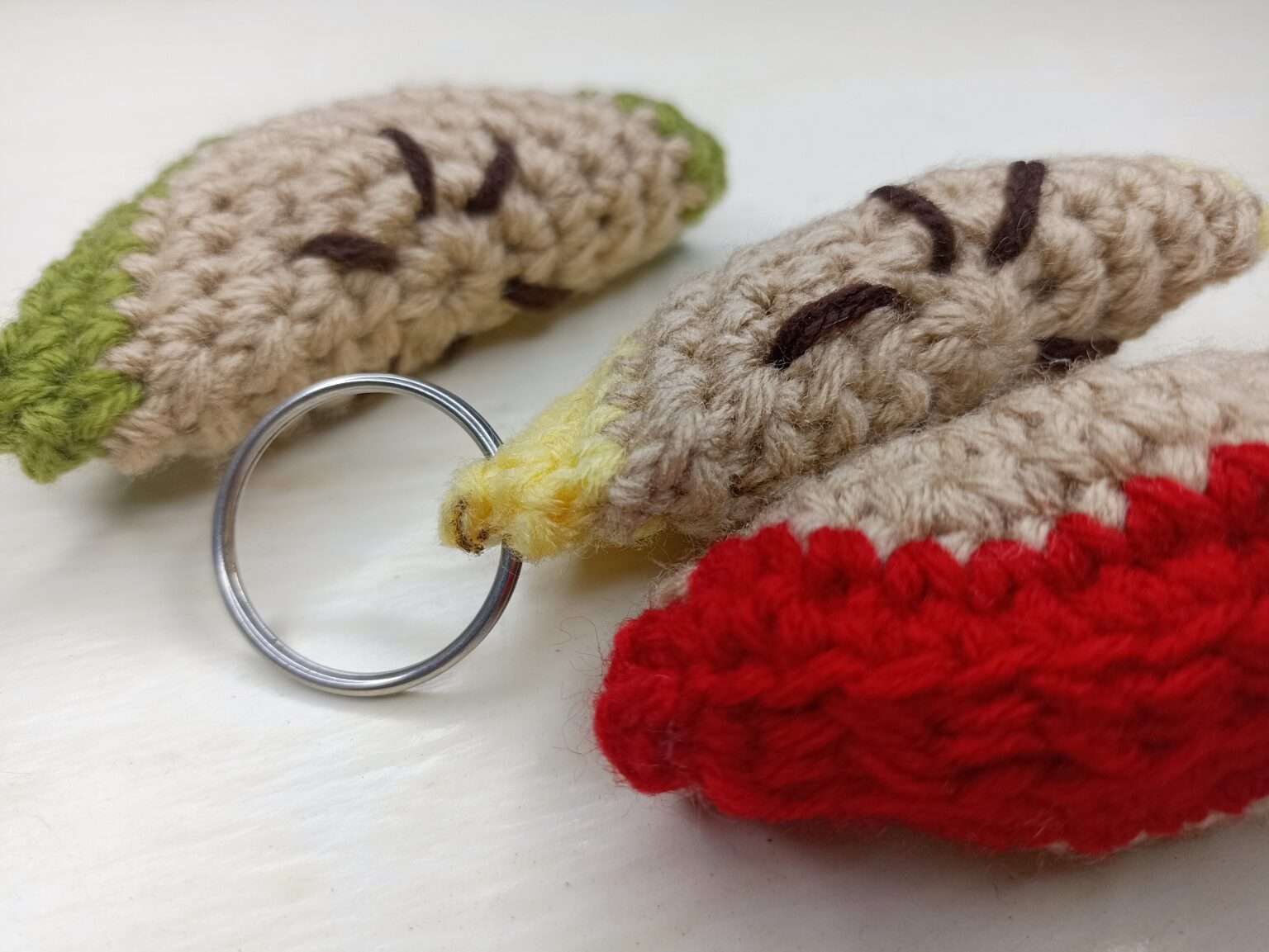 Crochet Apple Slice Keychain Free Pattern ( SitnCrochet 2026